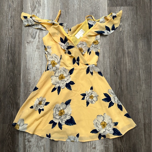 J.O.A. | Dresses | Joa Los Angeles Yellow Floral Strapless Vneck Dress ...